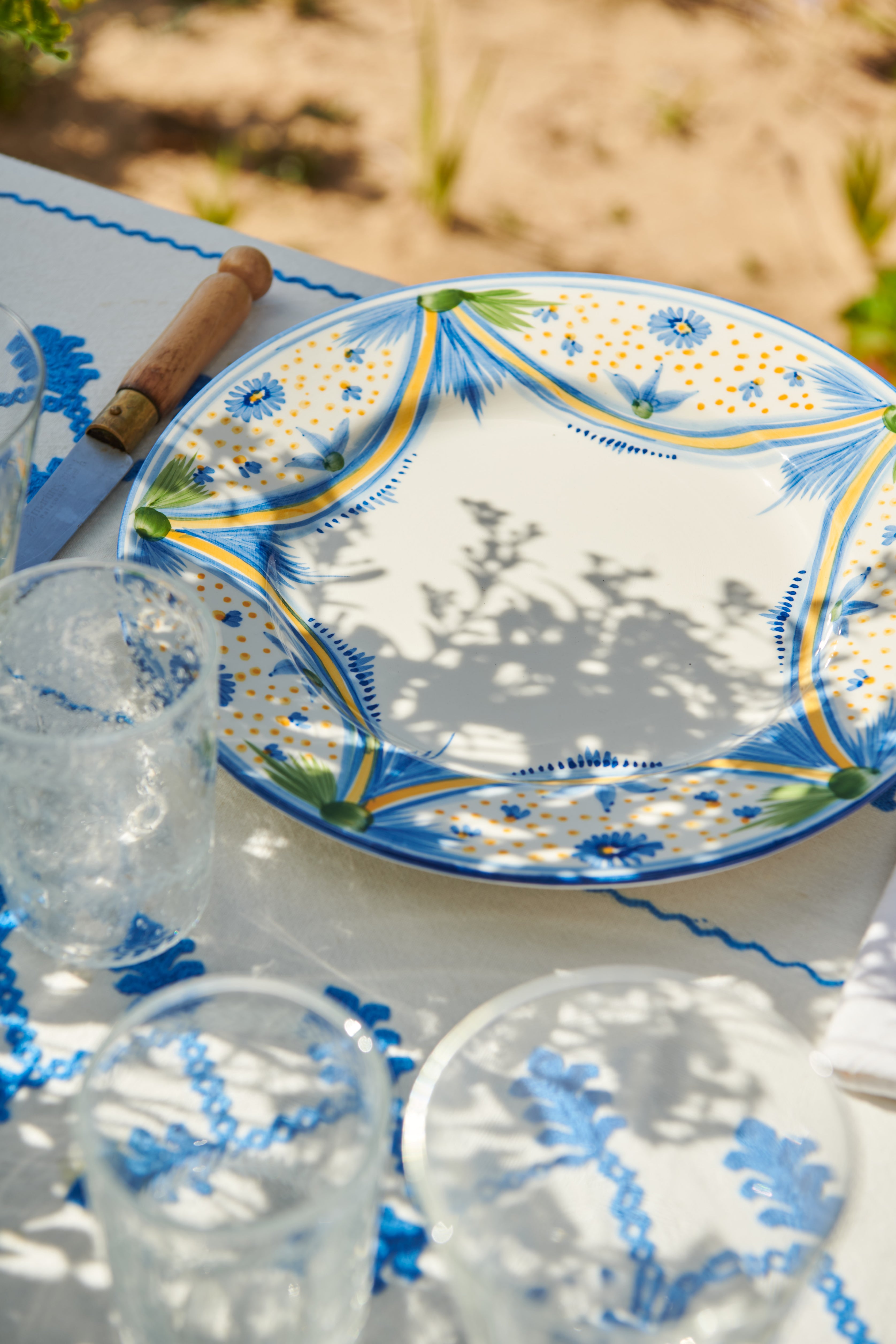 Elizabeth Dinner Plate – Carolina Irving and Daughters